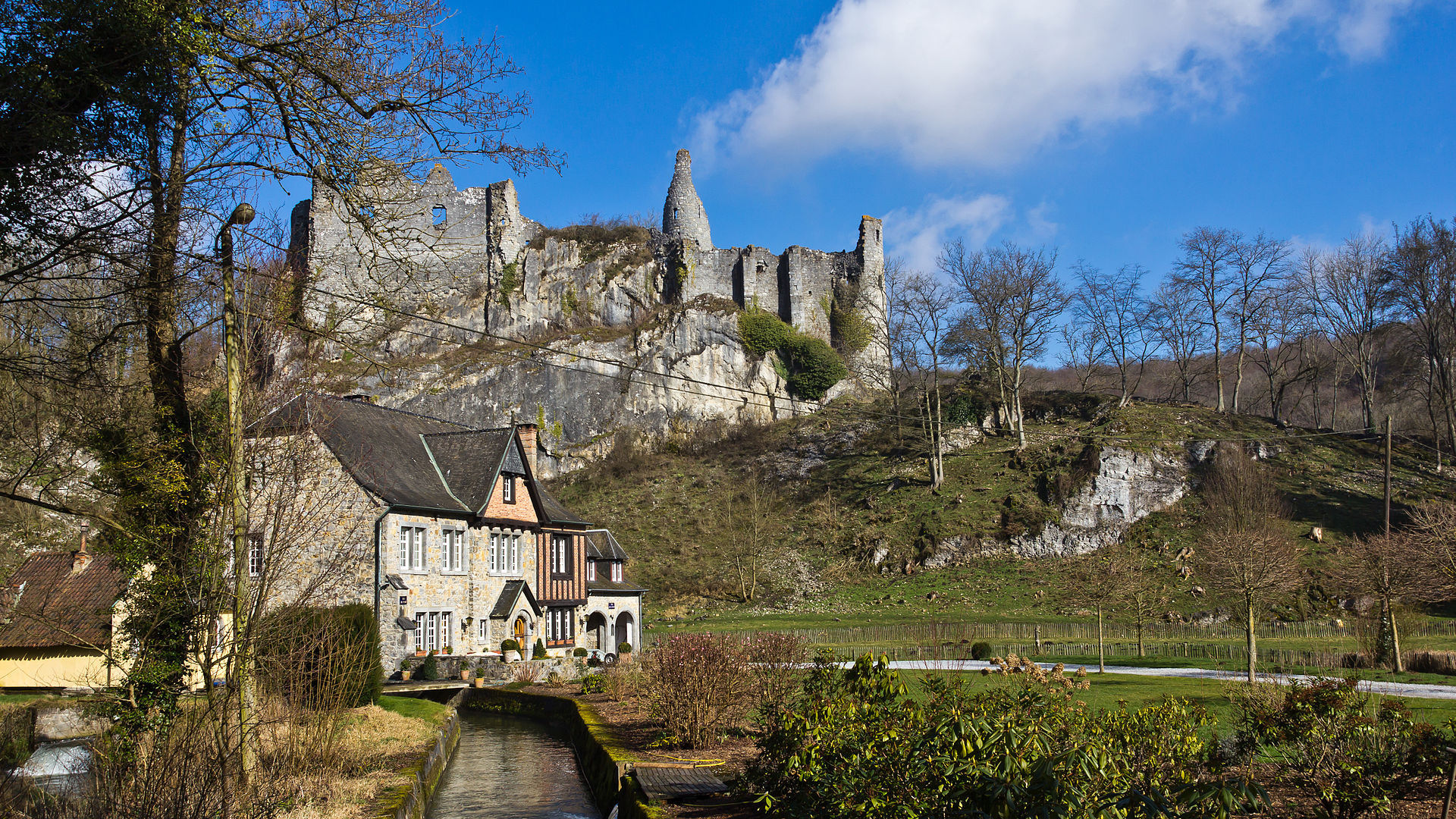 Valleien van vestingen en kastelen - Alles wat u moet weten - Ardennen.nl Valleien van vestingen en kastelen - Alles wat u moet weten - Ardennen.nl